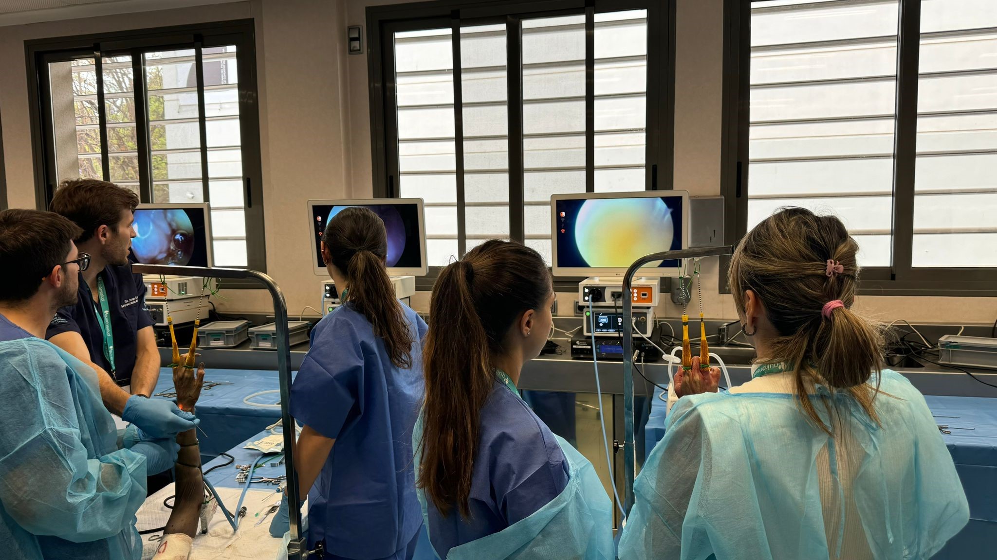 El Hospital Quirónsalud Valencia muestra los últimos avances en cirugía artroscópica de mano y ...